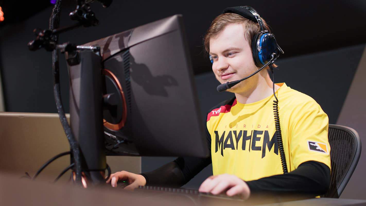 Contenders team Revival signs TviQ