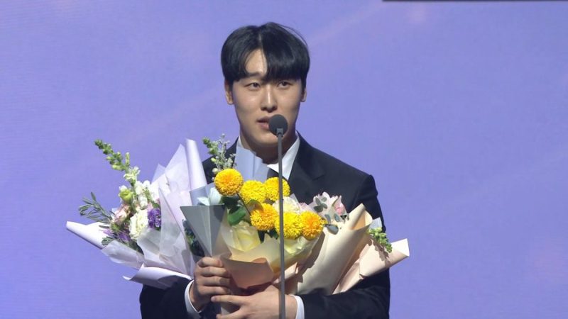 World Champion Mid Laner Zeka Becomes the LCK Player of the Year at the ...